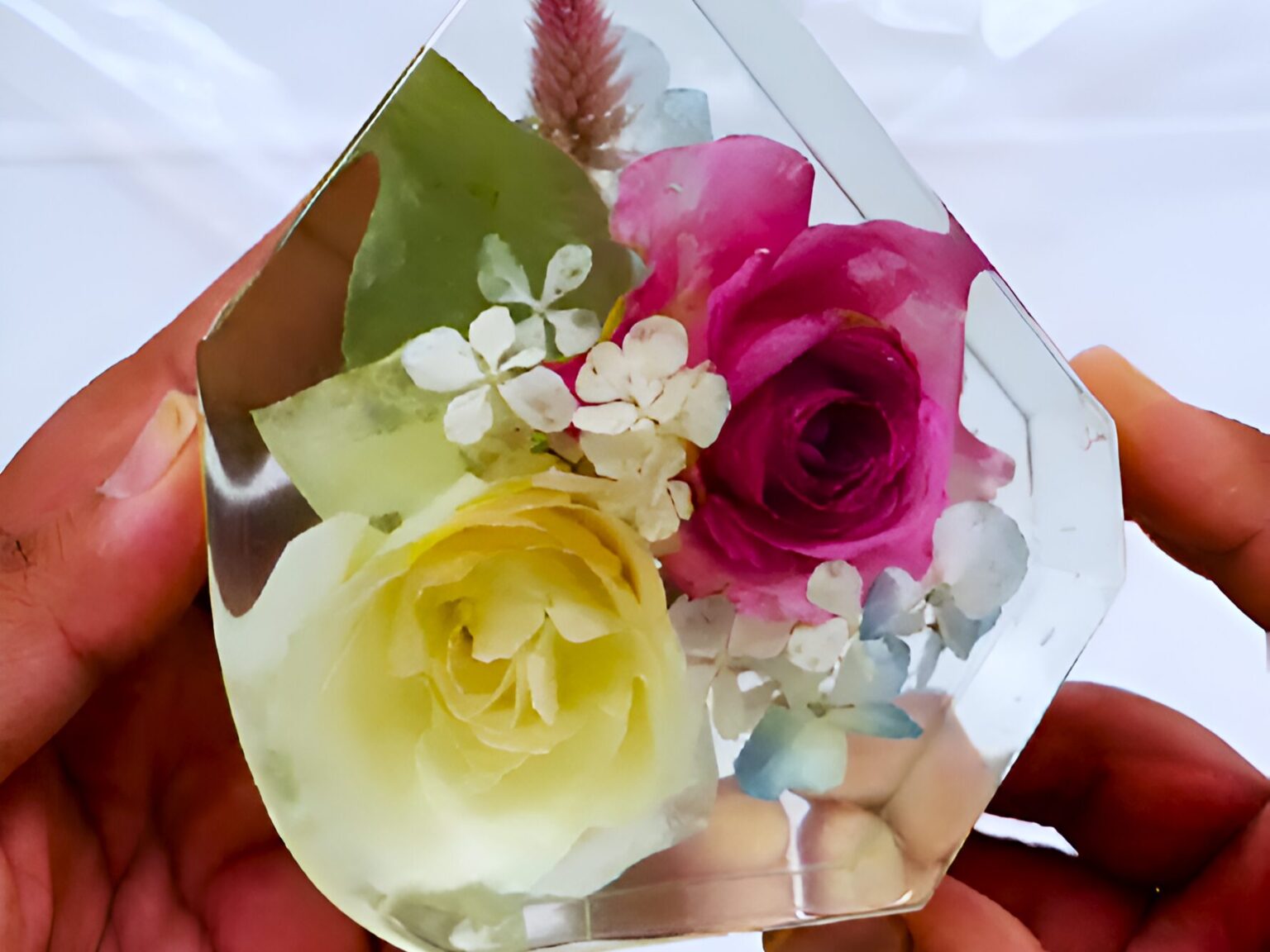 How To Preserve Flowers In Resin (Step-by-Step Guide)